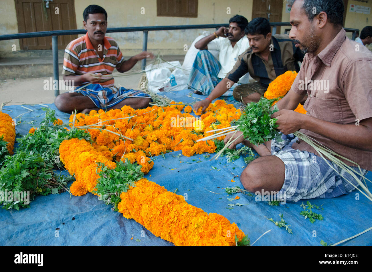 Indian garlands of flowers hi-res stock photography and images - Alamy