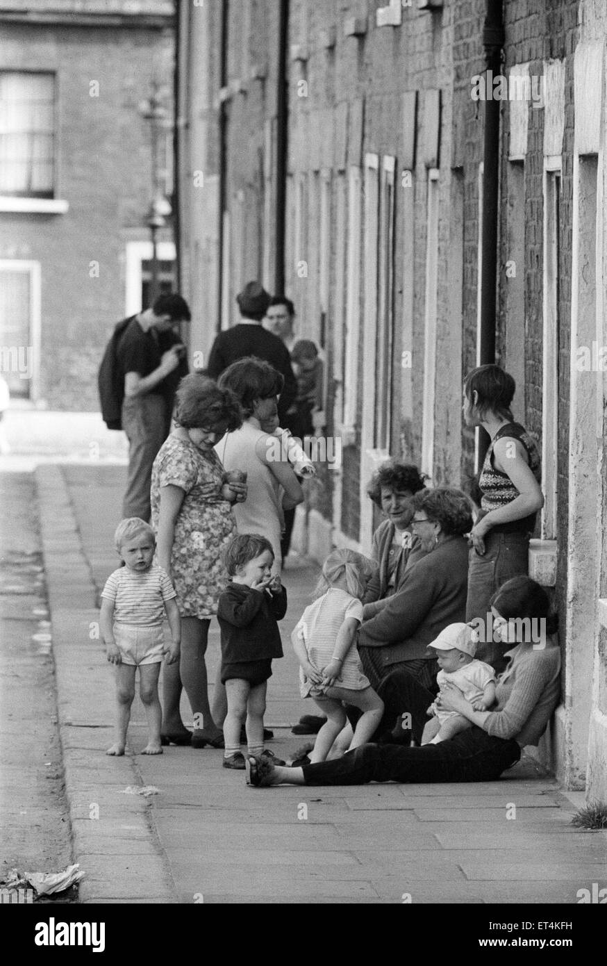 1970 ireland hi-res stock photography and images - Alamy