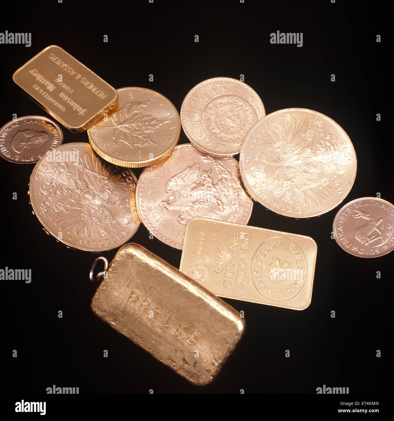 Gold bars and gold coins hi-res stock photography and images - Alamy