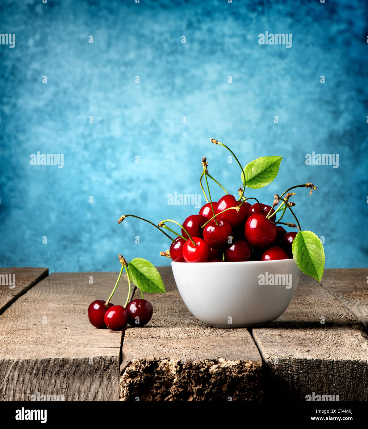 Cherries fruit table hi-res stock photography and images - Alamy