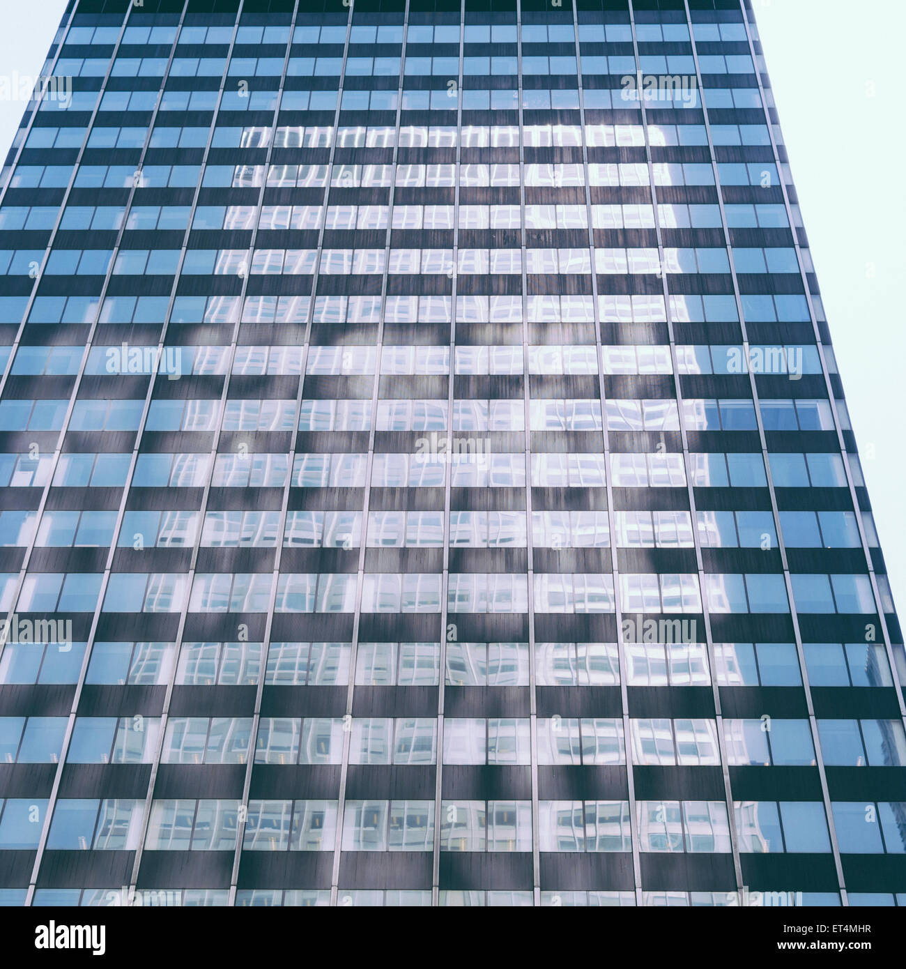 Office building new york hi-res stock photography and images - Alamy