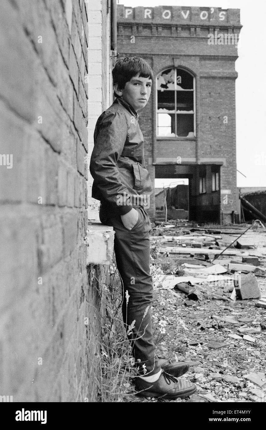 Belfast 1980s hi-res stock photography and images - Alamy