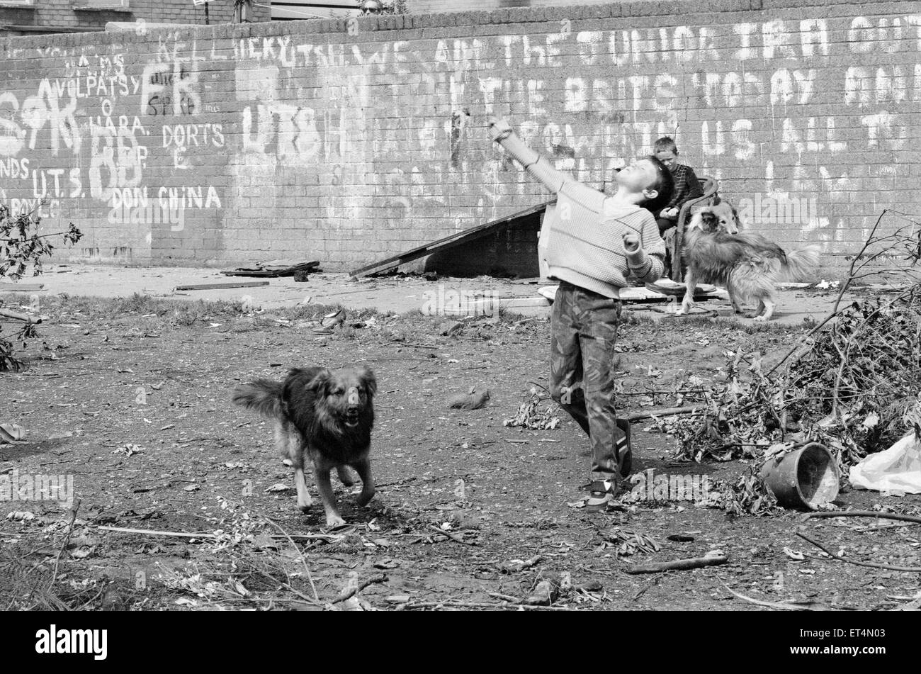 Belfast 1980s hi-res stock photography and images - Alamy