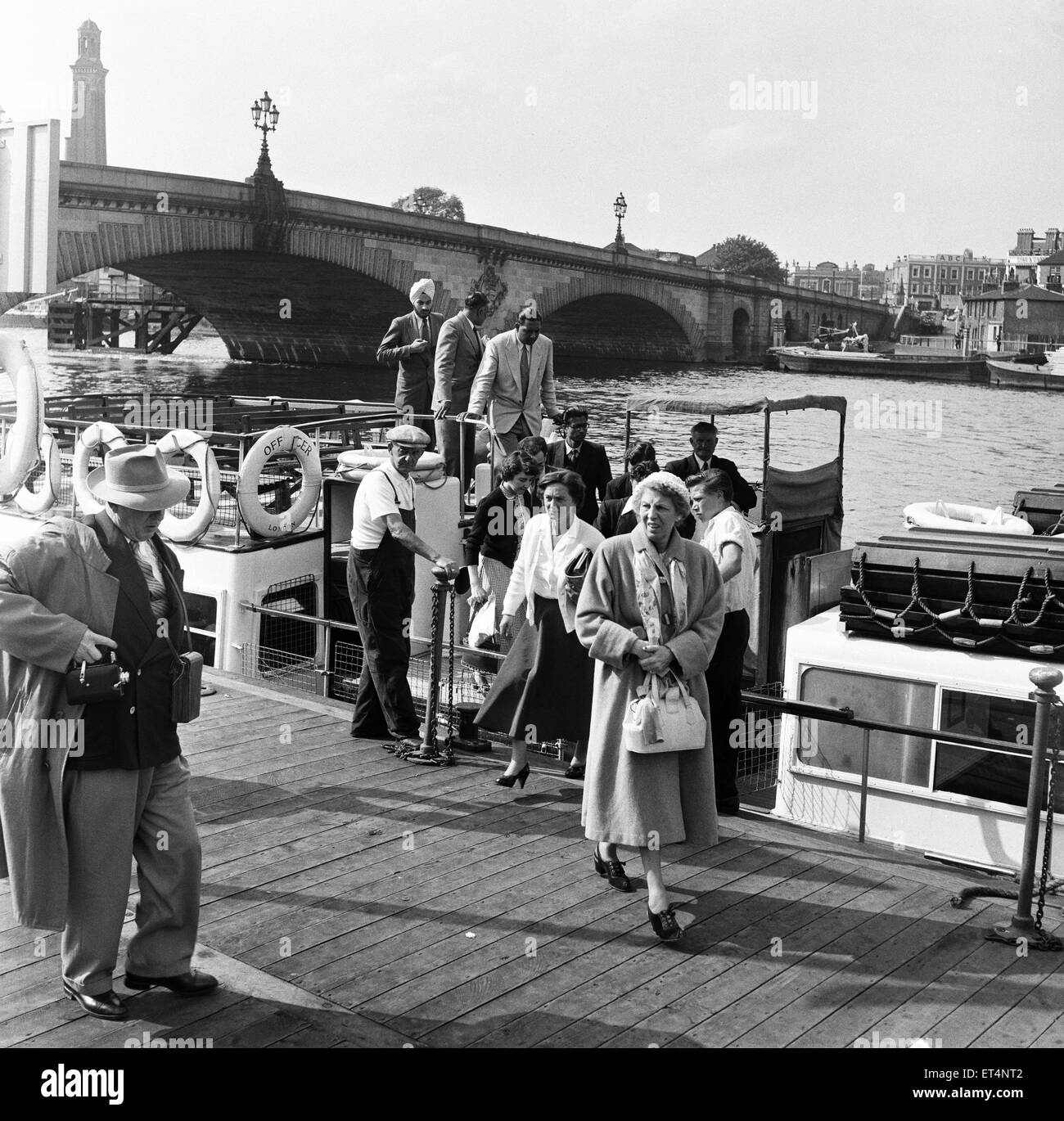 People enjoy a day out in Kew, London. August 1954 Stock Photo - Alamy