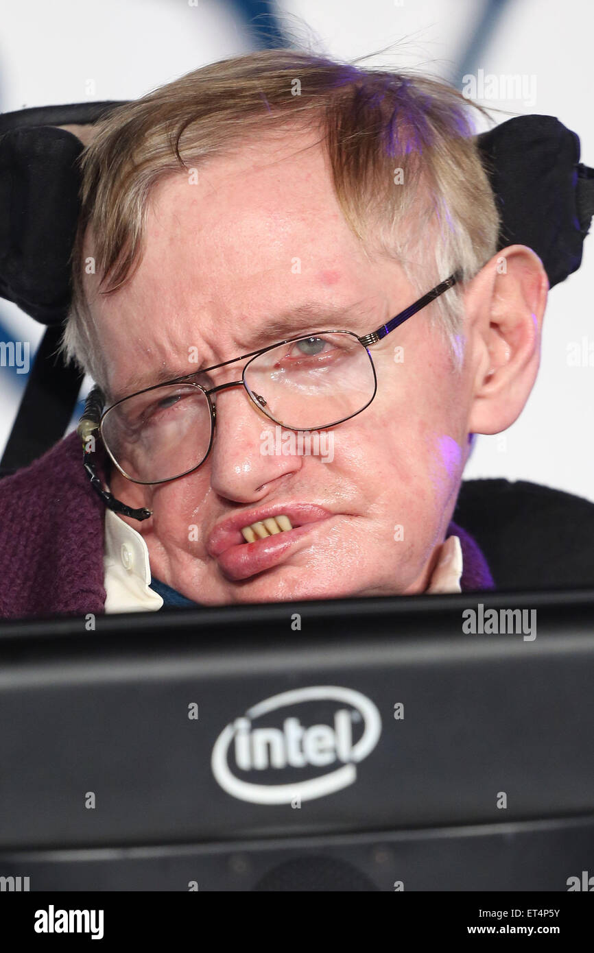 Professor stephen hawking portrait hi-res stock photography and images ...