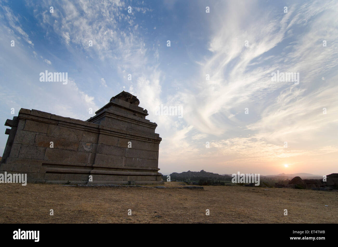 Temple at sunset in the ancient city of Hampi Stock Photo - Alamy
