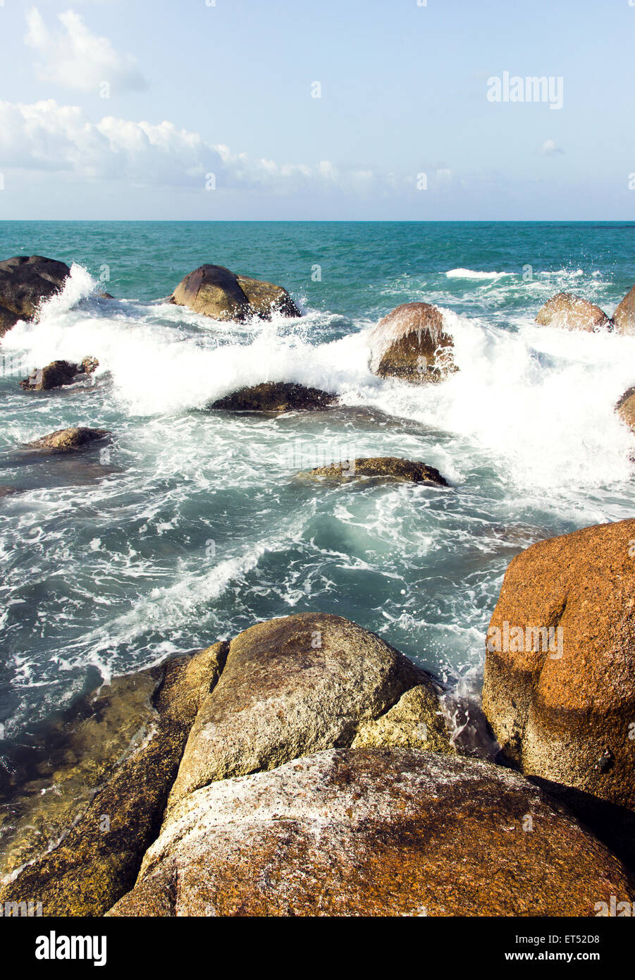 Rocks foam hi-res stock photography and images - Alamy