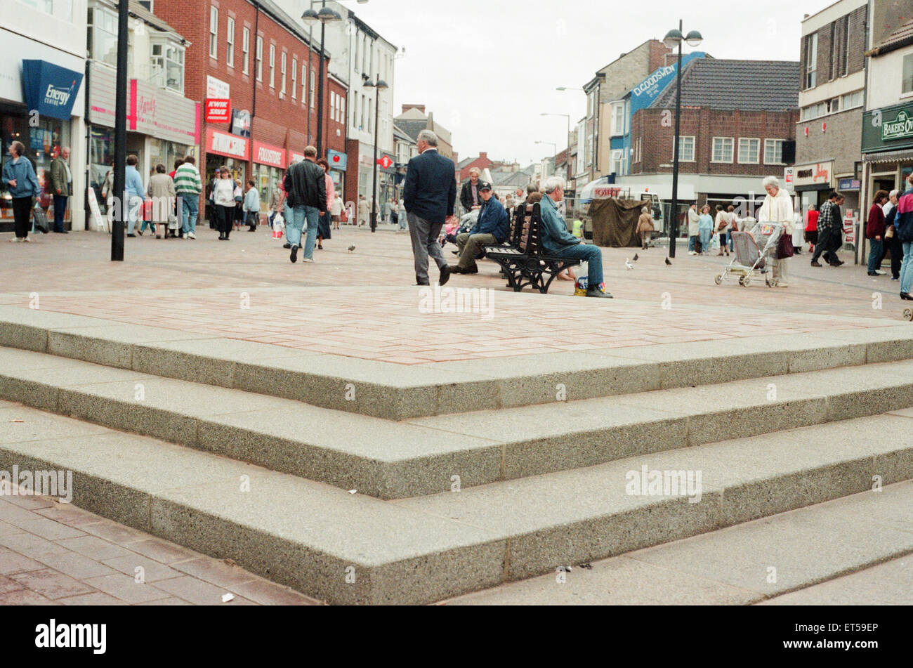 Redcar High Street, 6th June 1995. Pesestrianised Stock Photo - Alamy