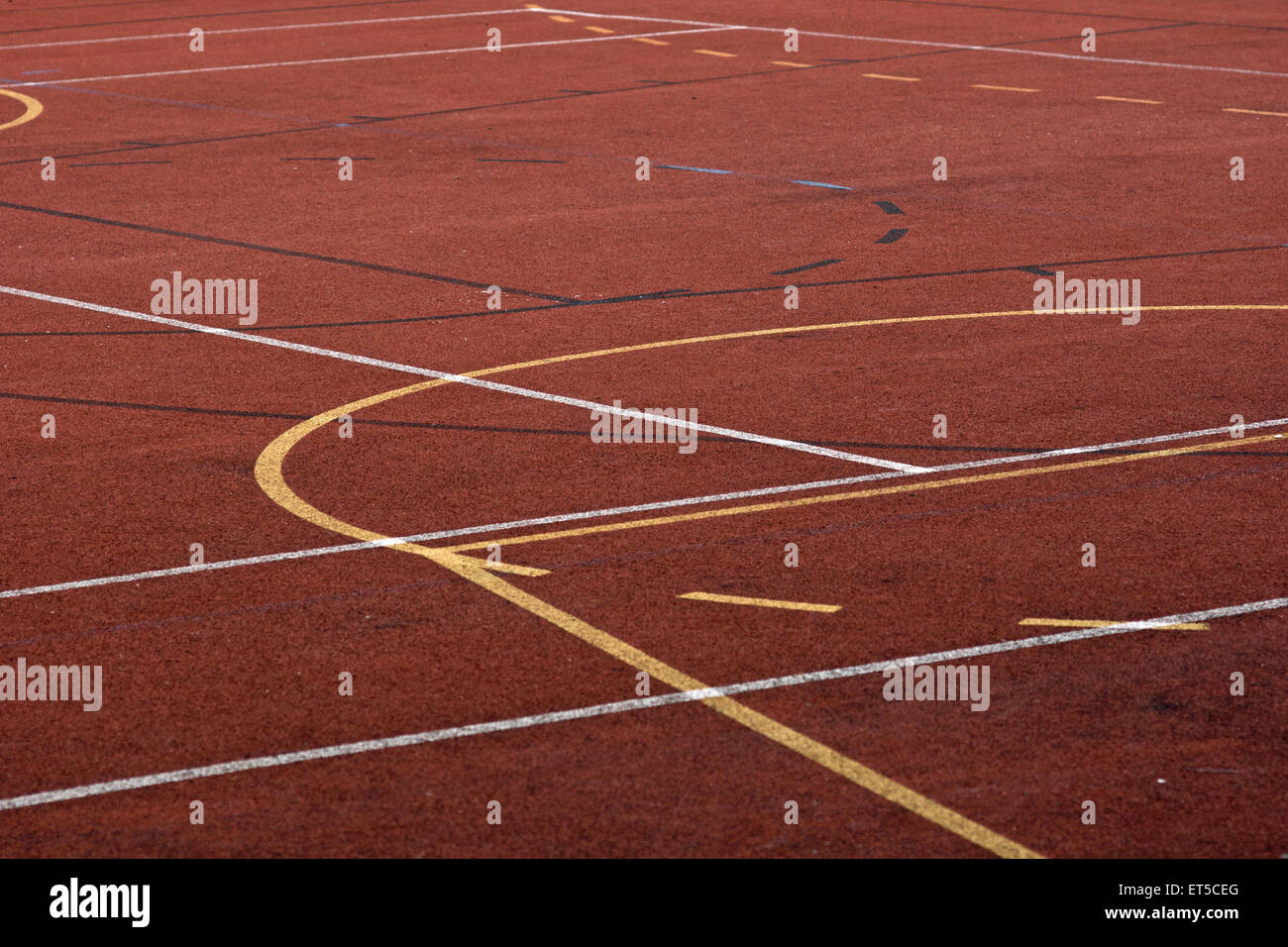 Red basketball field hi-res stock photography and images - Alamy