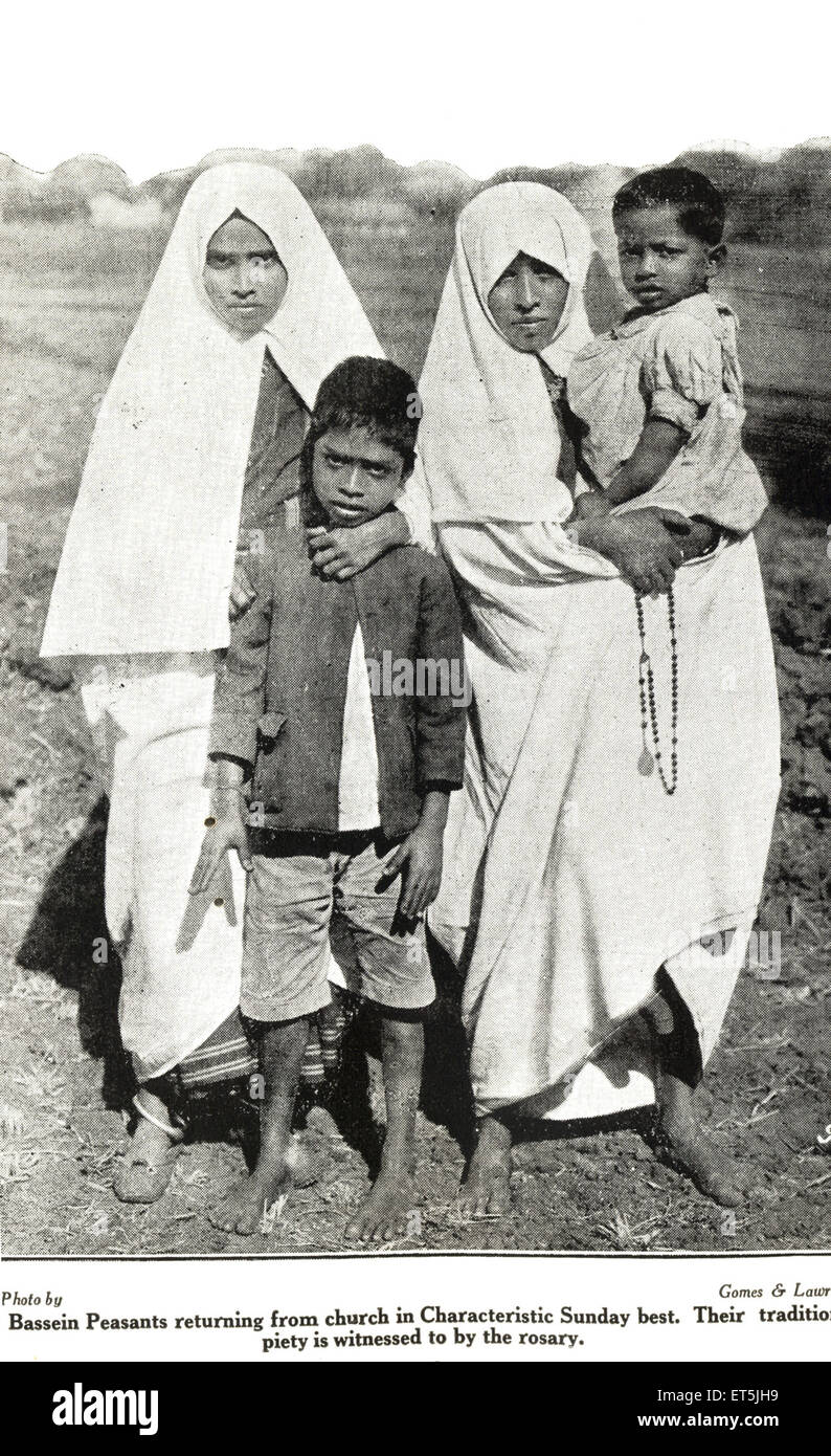 Catholic community Bassein peasants returning from church in ...