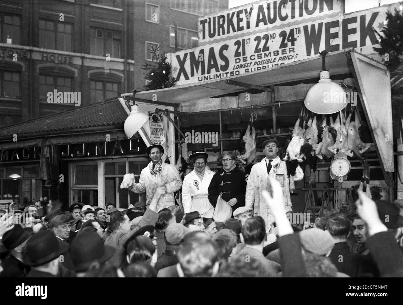 Market london 1950s hi-res stock photography and images - Alamy