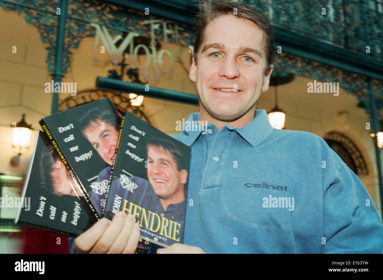 John Hendrie, Middlesbrough Football Player 1990-1996, pictured signing ...