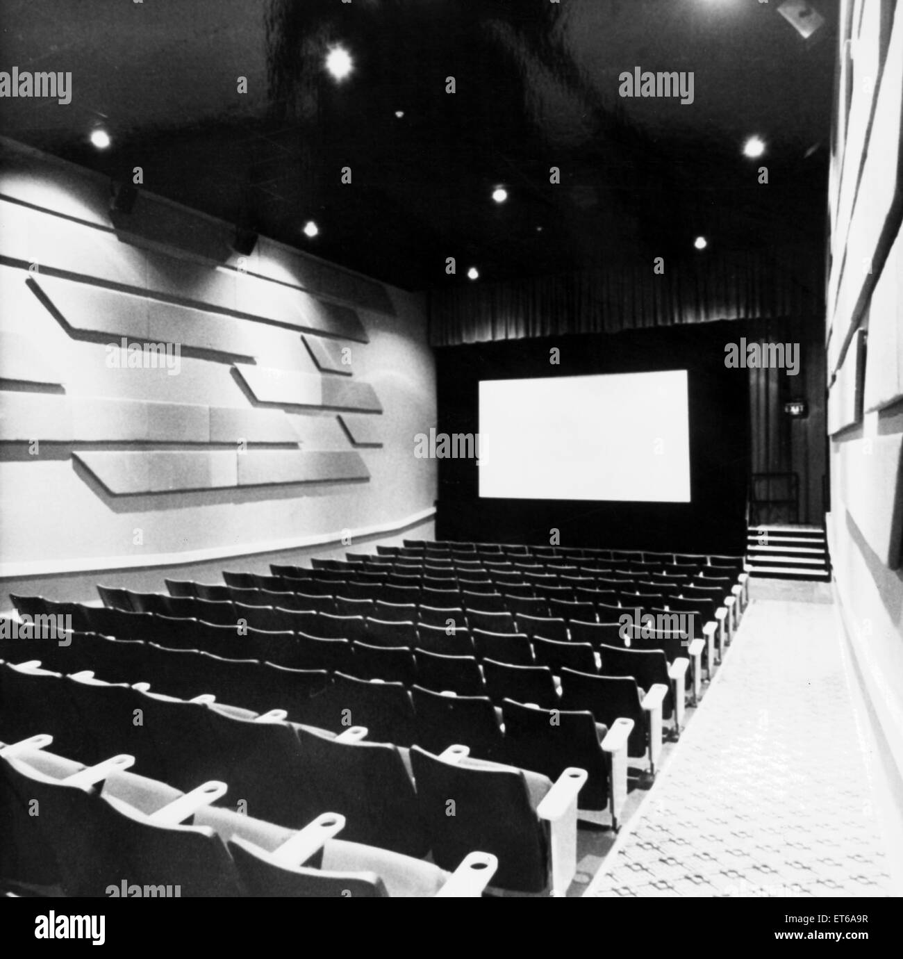 New cinema, The Point, 15th July 1987. No steps, no craned necks, but ...