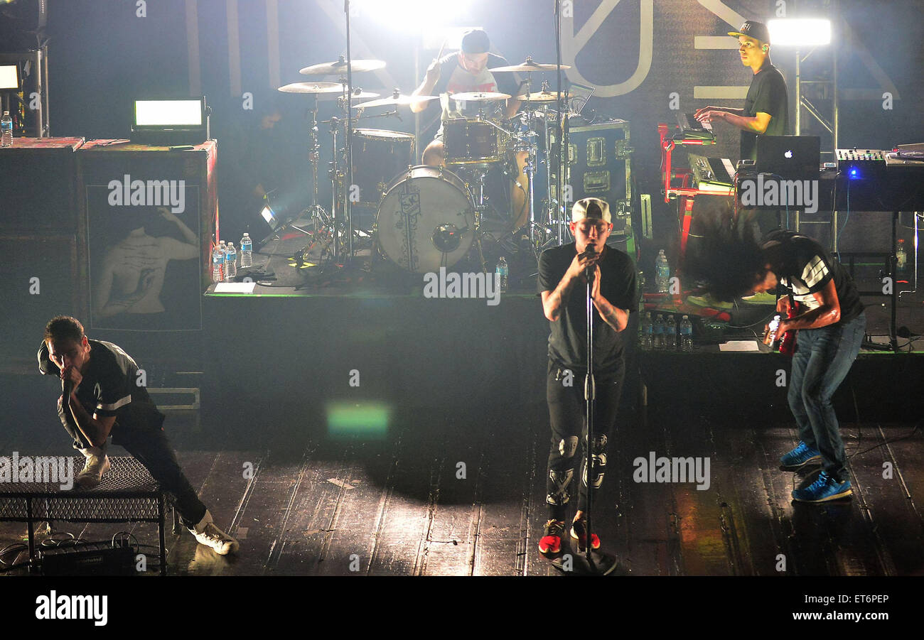 Issues Band Logo Tyler Carter