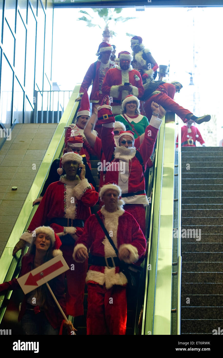 SantaCon LA 2014 - Santa Claus Convention in Hollywood Featuring ...