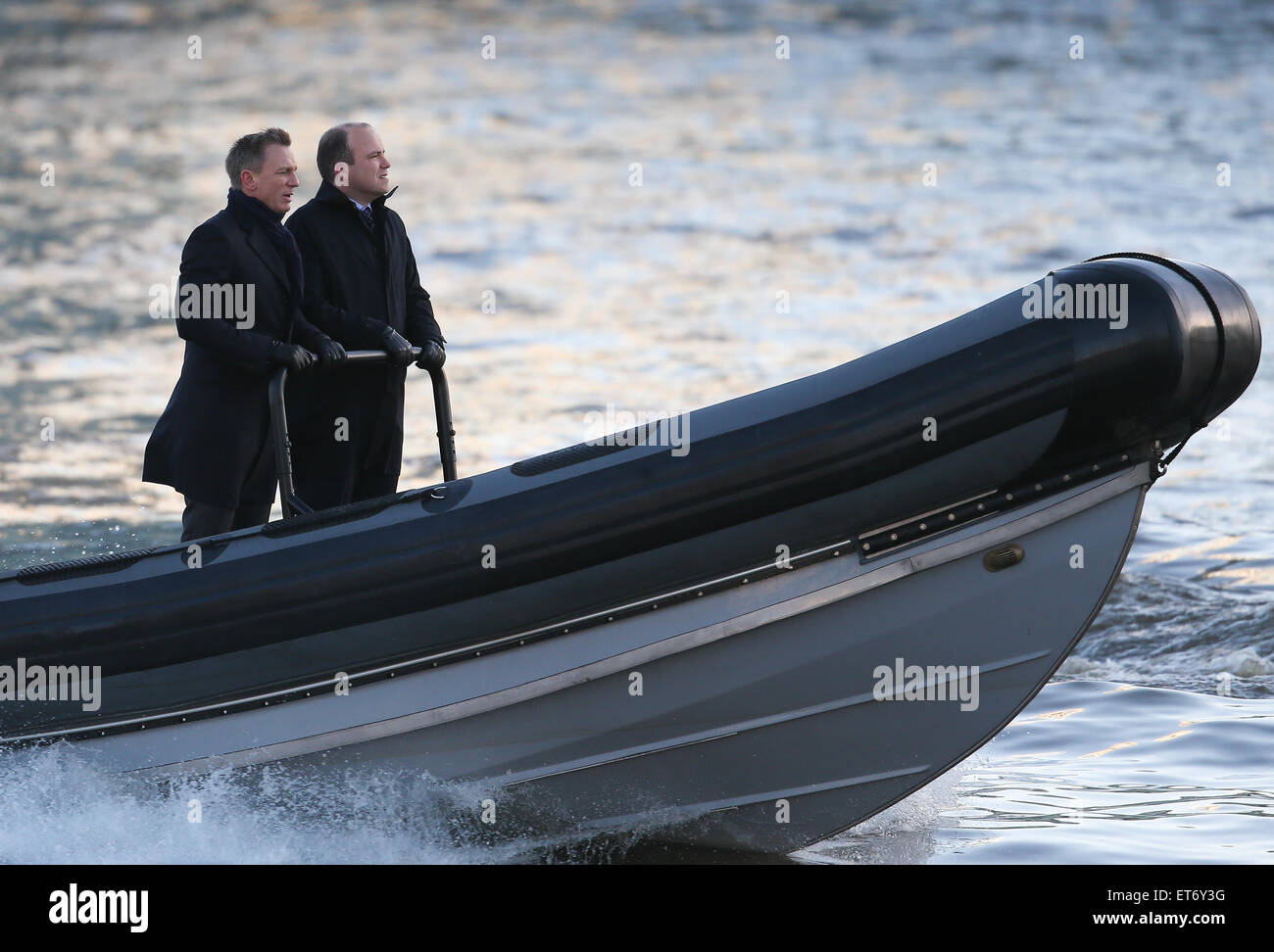 Daniel Craig and Rory Kinnear film a scene for the new Bond movie ...