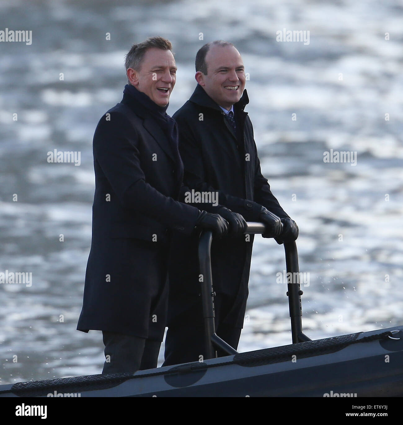 Daniel Craig and Rory Kinnear film a scene for the new Bond movie ...