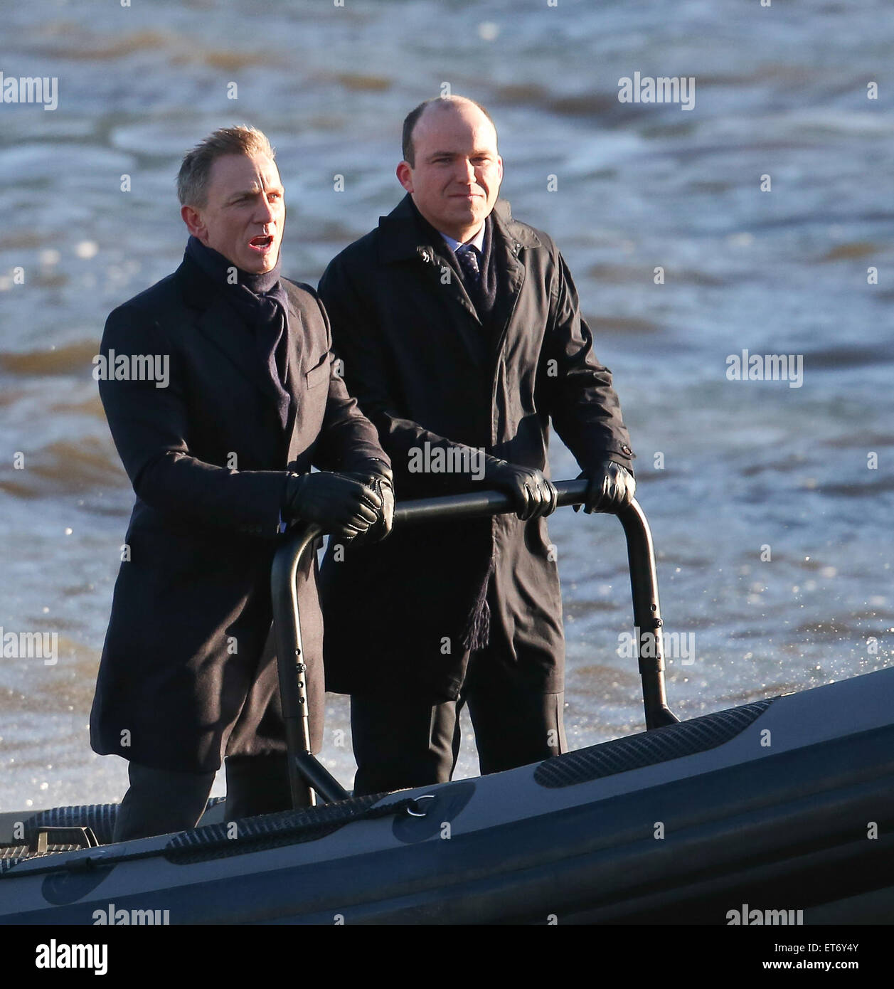 Daniel Craig and Rory Kinnear film a scene for the new Bond movie ...
