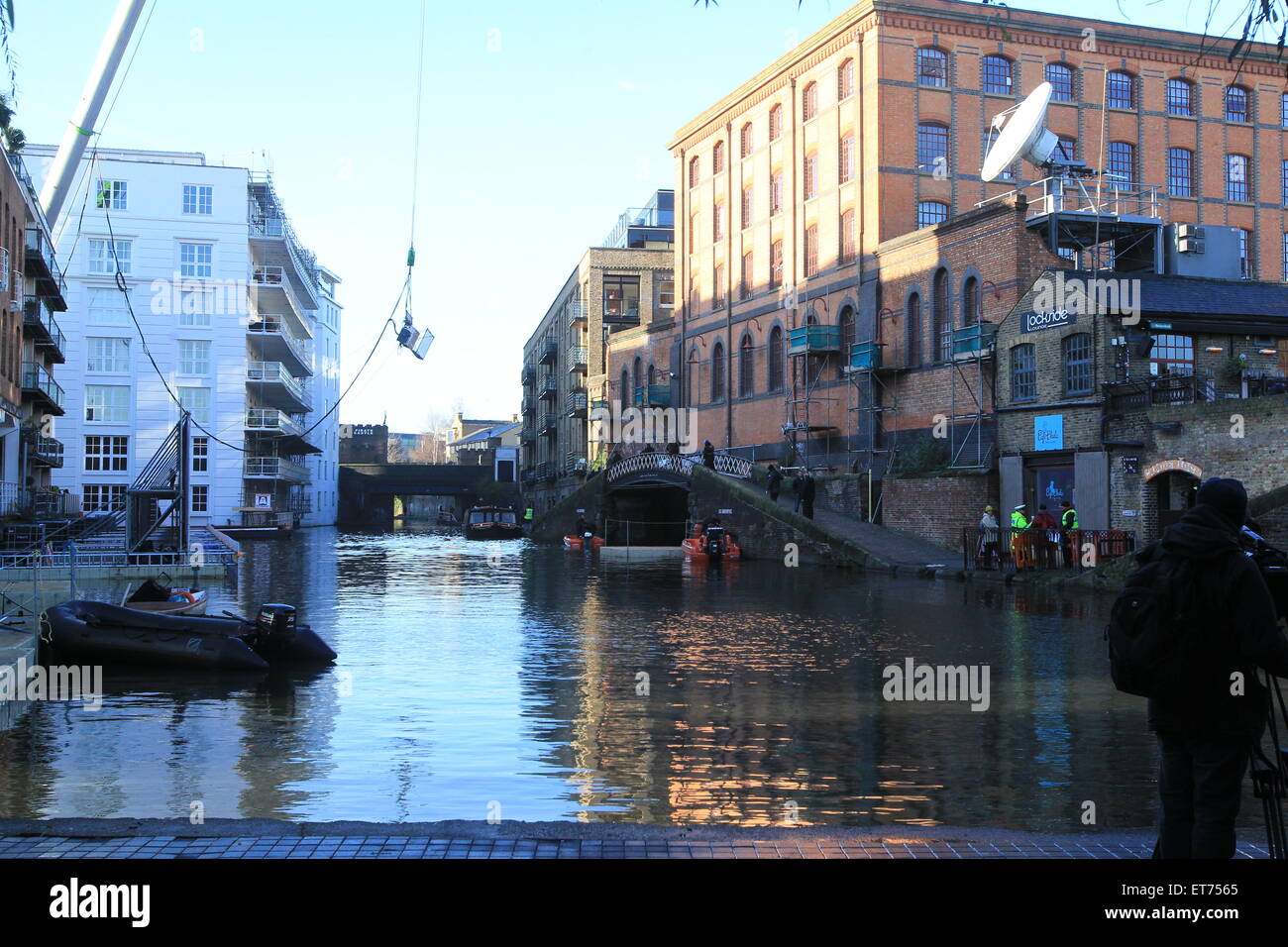 James bond location set hi-res stock photography and images - Alamy