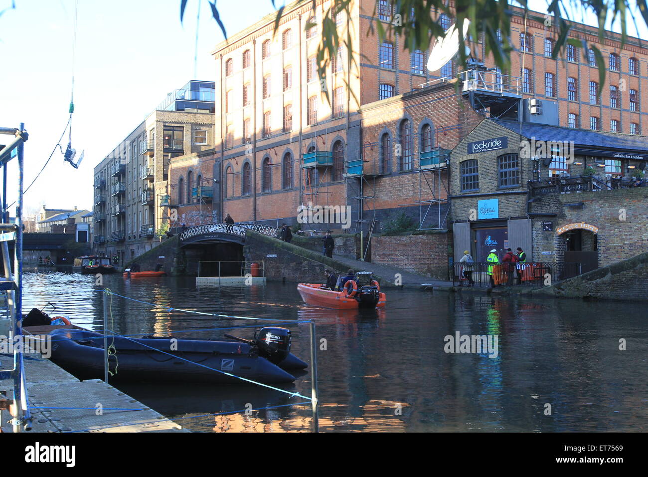 James bond location set hi-res stock photography and images - Alamy