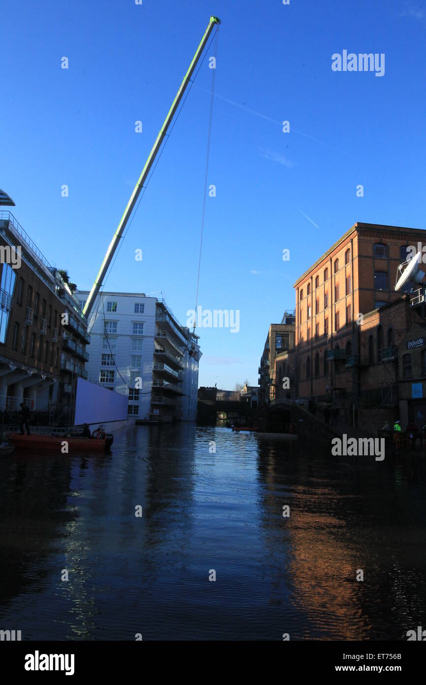 James bond location set hi-res stock photography and images - Alamy