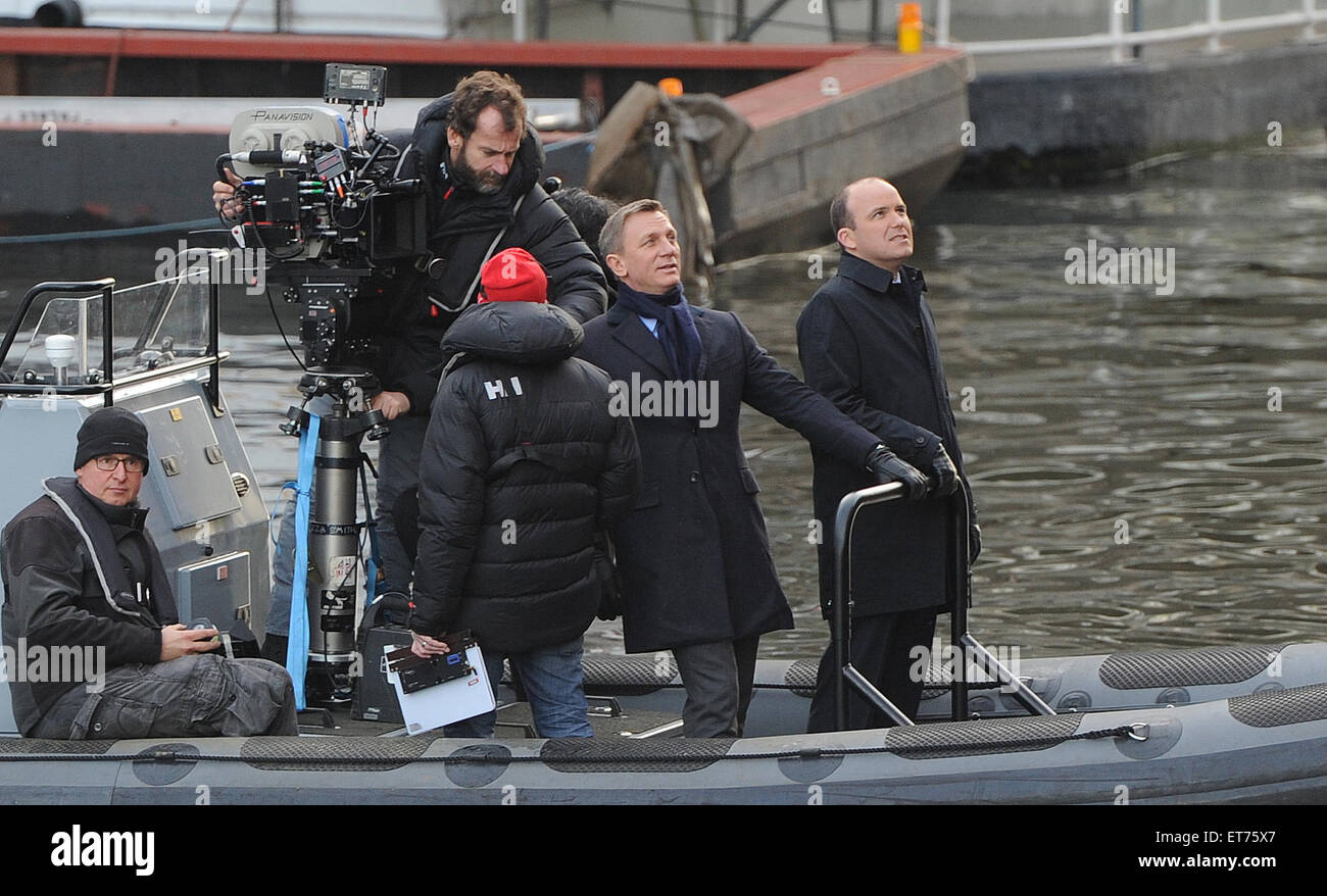 Daniel Craig filming the new James Bond Movie in London Featuring ...