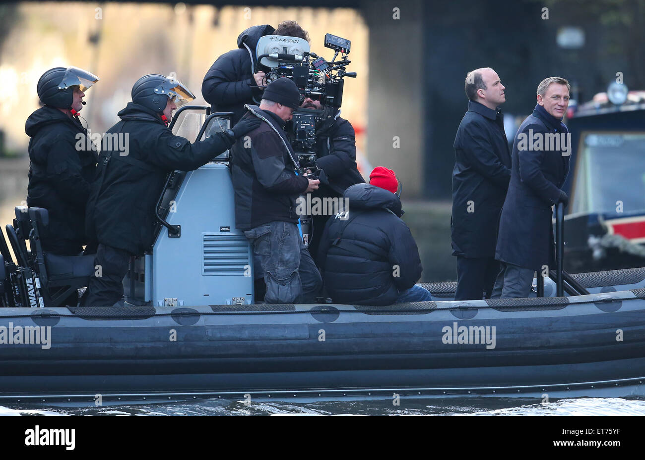 Daniel Craig and Rory Kinnear film a scene for the new Bond movie ...