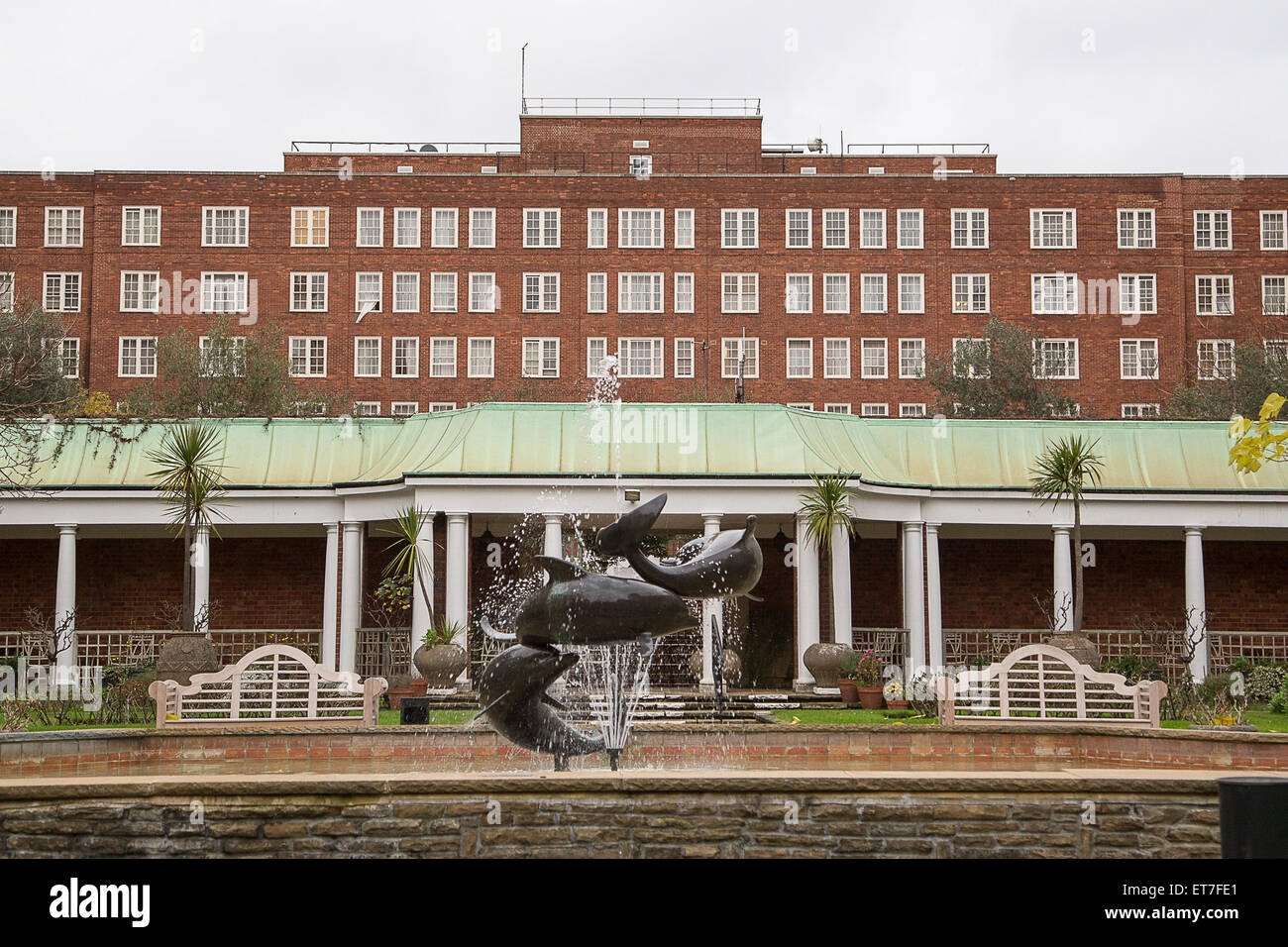 Dolphin square london pimlico hi-res stock photography and images - Alamy