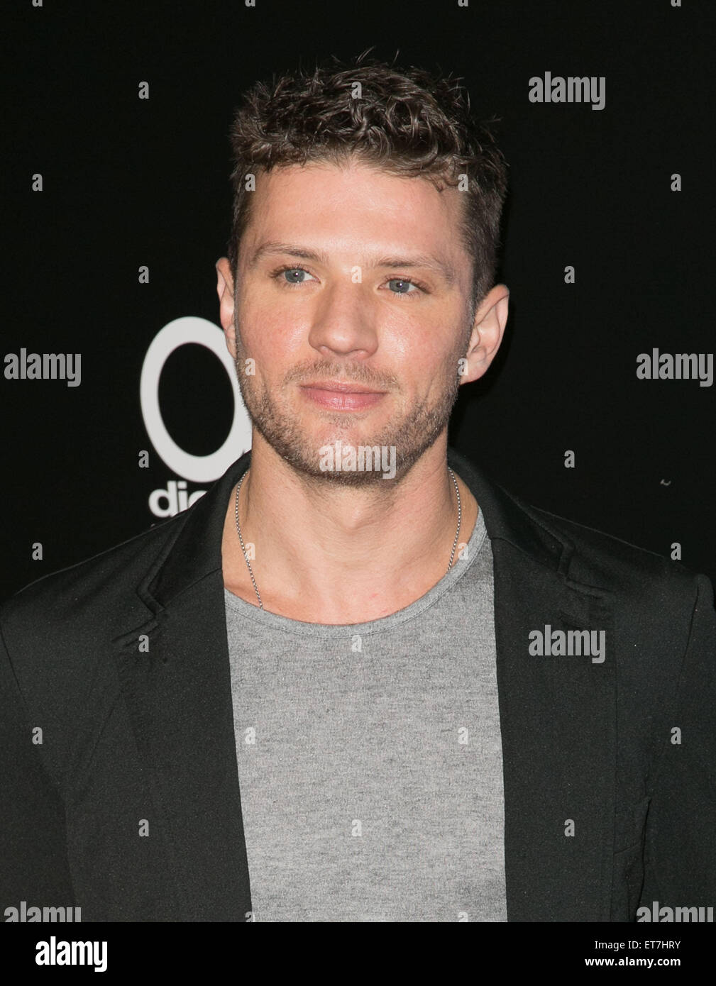 2014 People Magazine Awards at The Beverly Hilton - Red carpet arrivals ...