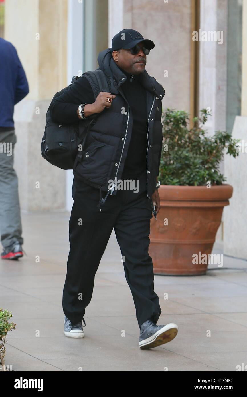 LeVar Burton shopping at Barnes And Noble at The Grove. Featuring ...