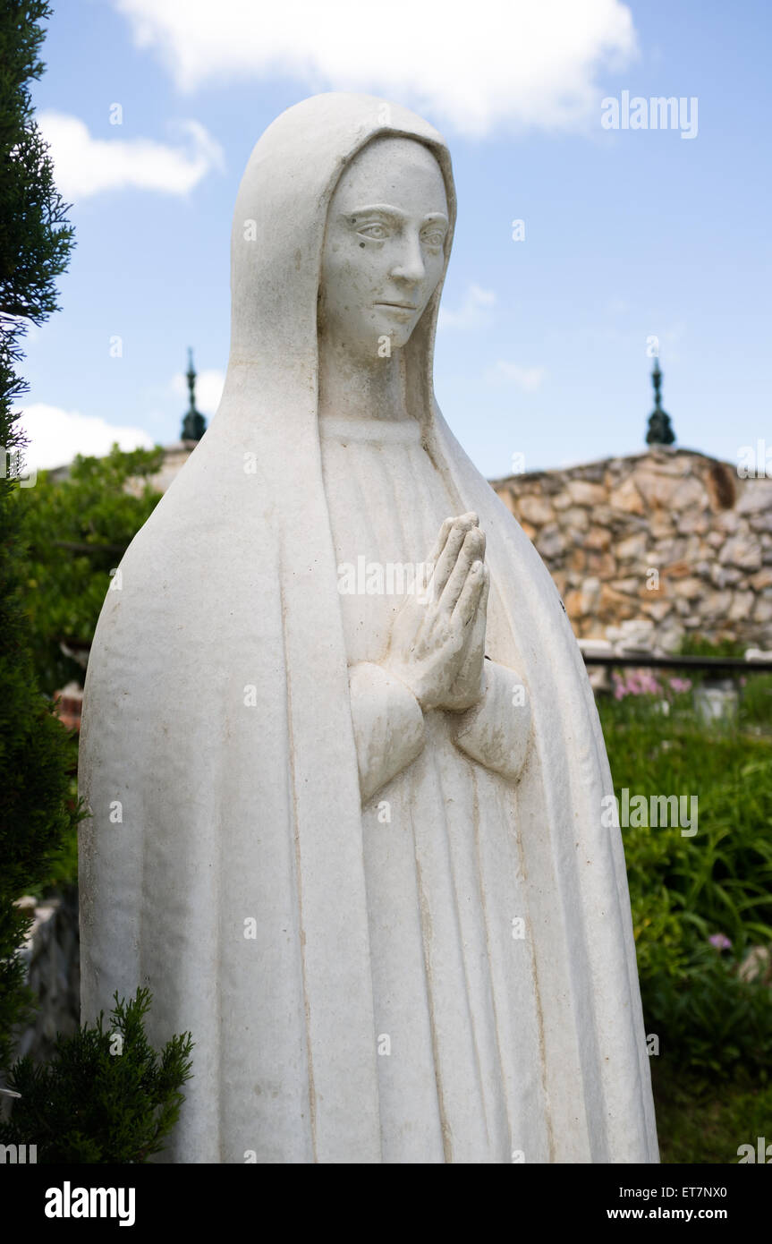 Statue of Virgin Maria Stock Photo - Alamy