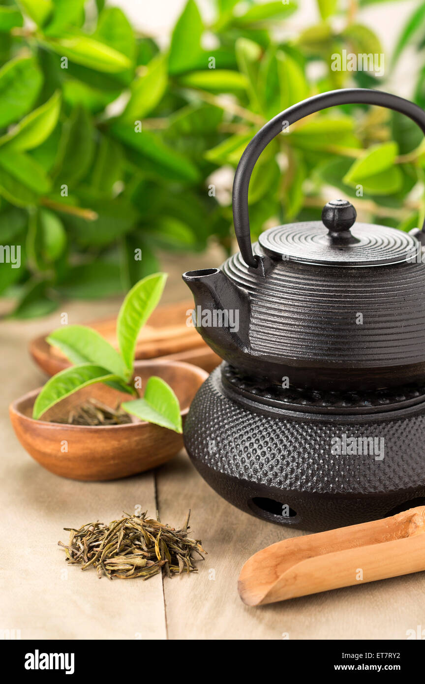 Tea, Tea leaves, Teapot Stock Photo - Alamy