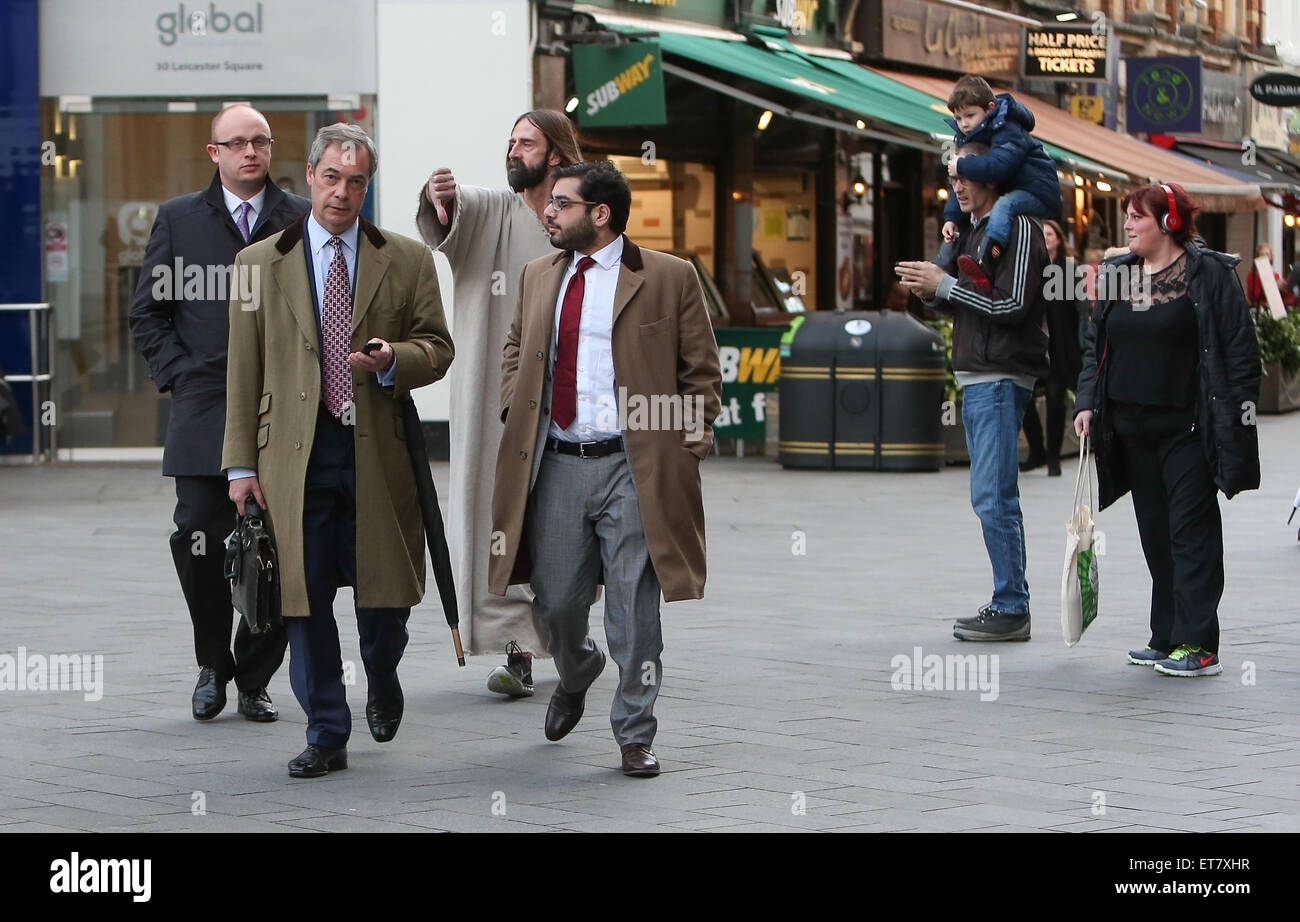Nigel Farage leaves LBC after an interview with Nick Ferrari and is ...