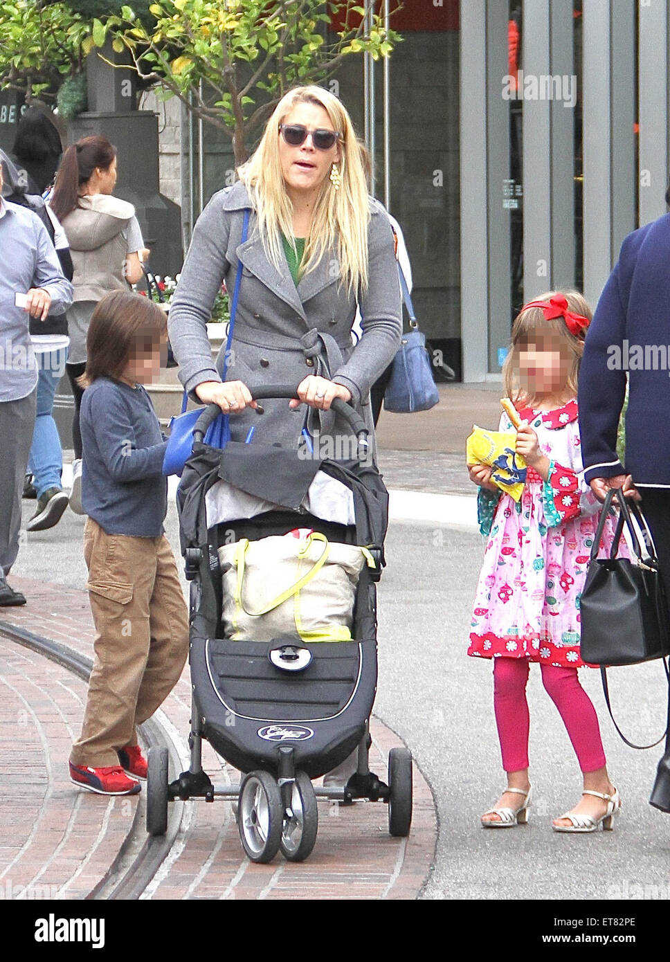 Busy philipps and birdie leigh silverstein hi-res stock photography and ...