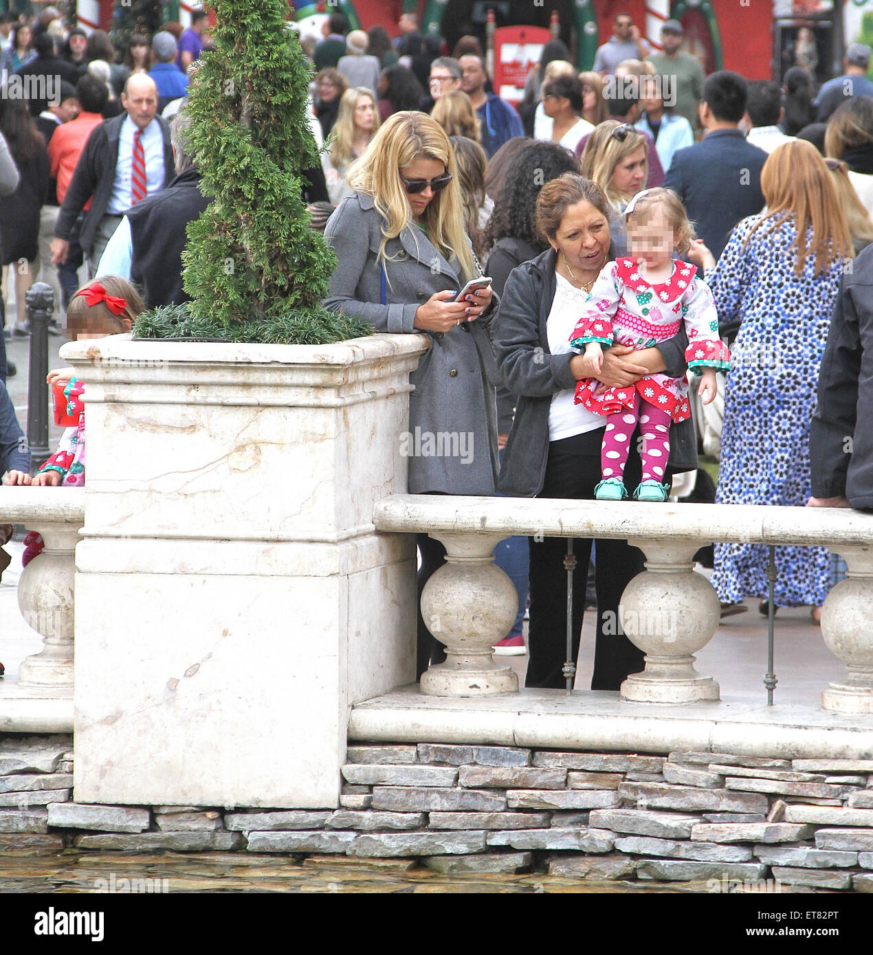 Busy Philipps spotted shopping at The Grove with her two daughters ...
