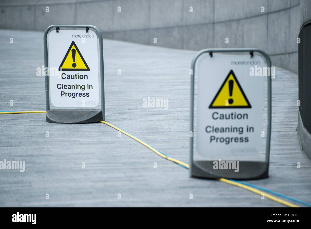 Caution signs hi-res stock photography and images - Alamy