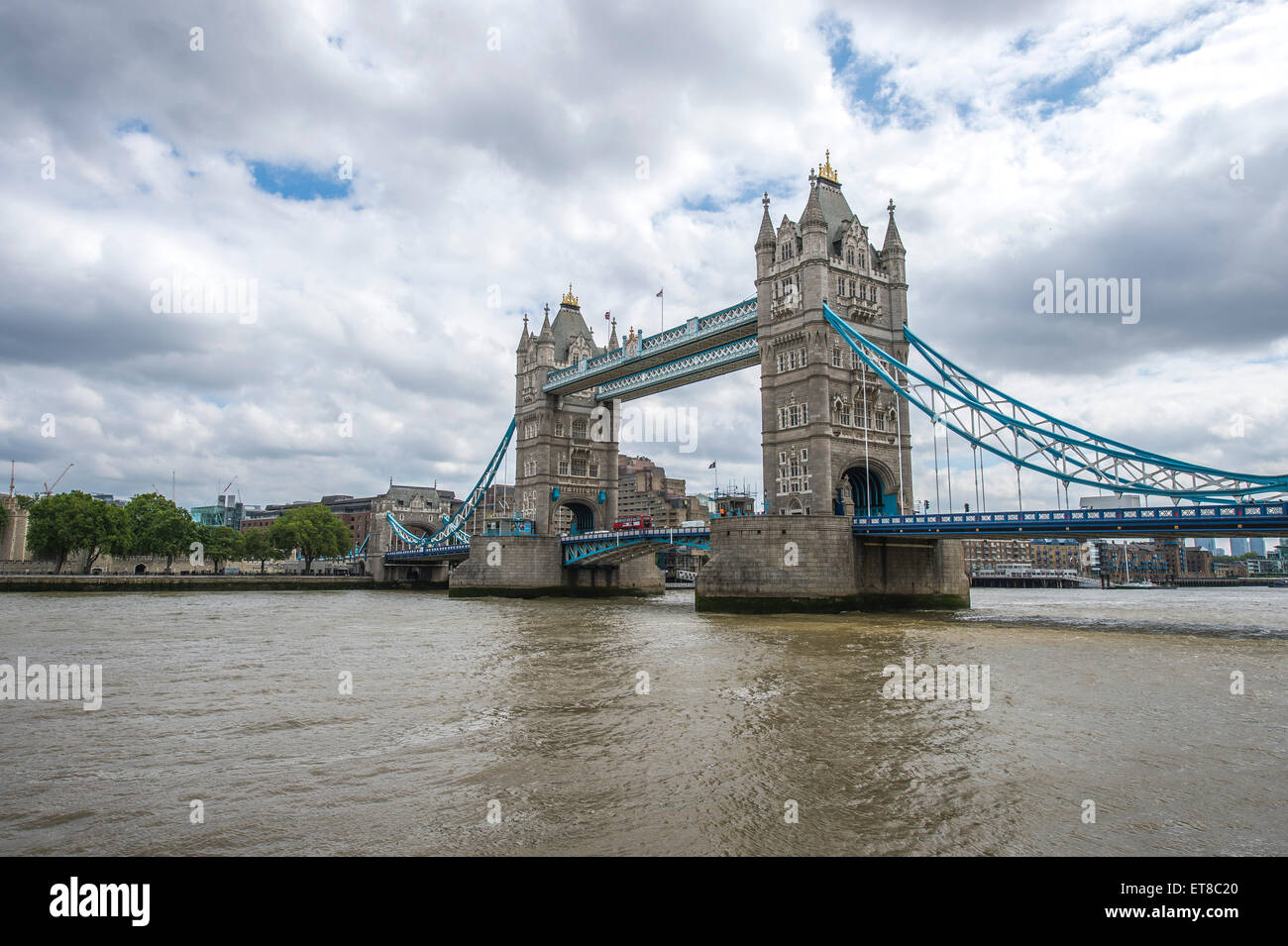 London bridge in the sun hi-res stock photography and images - Alamy