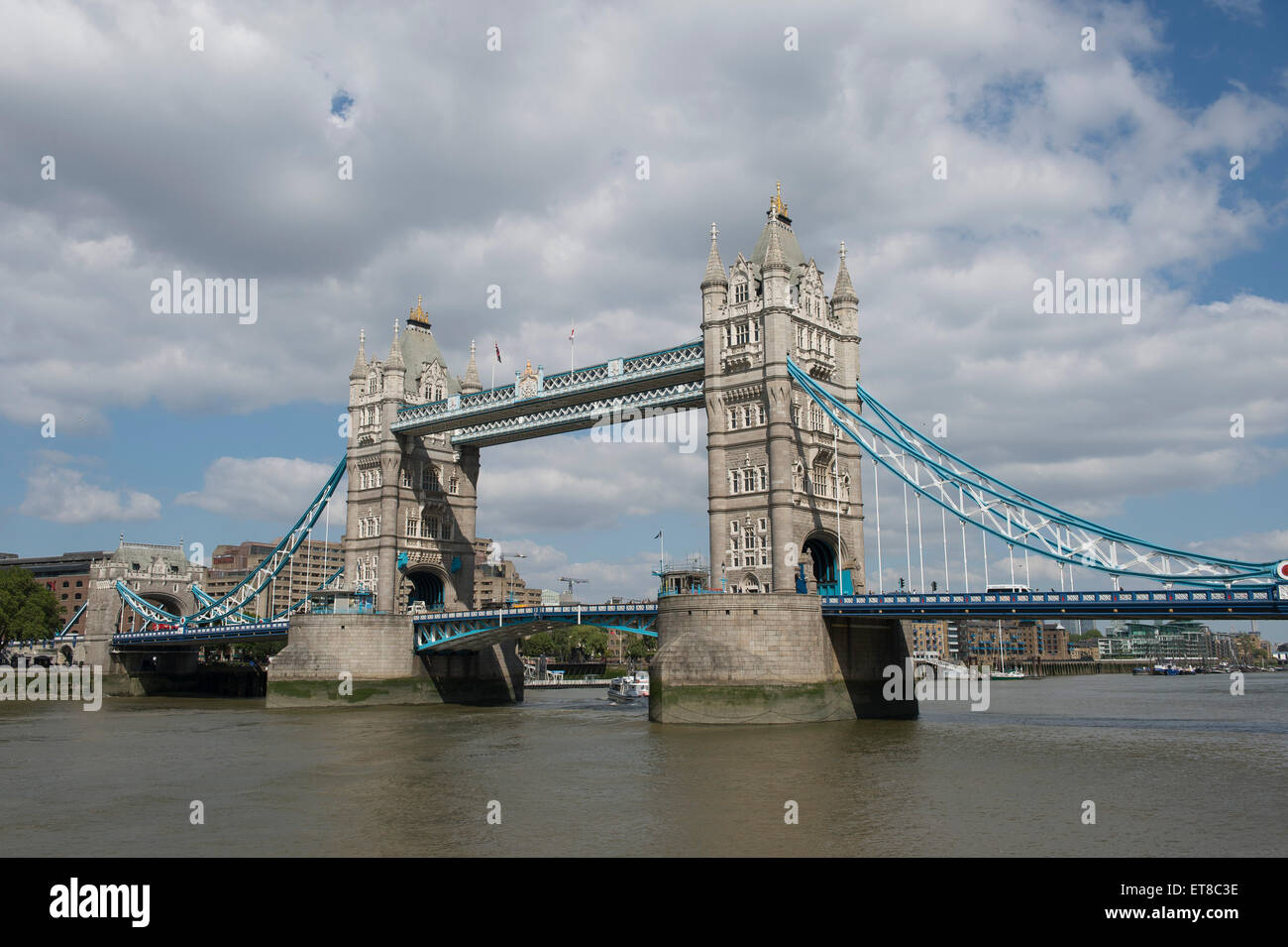 London bridge in the sun hi-res stock photography and images - Alamy