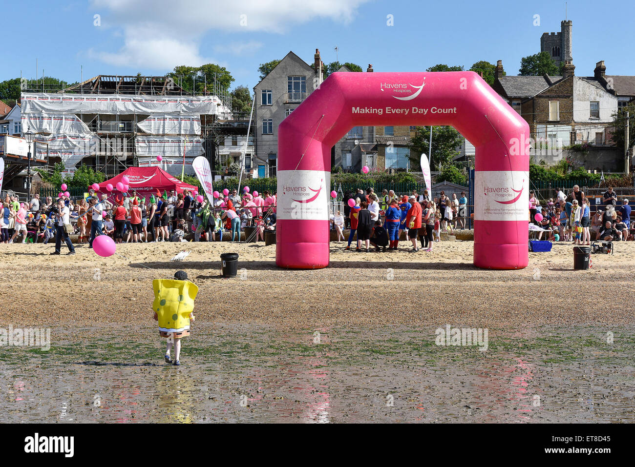 Mud run finish hi-res stock photography and images - Alamy