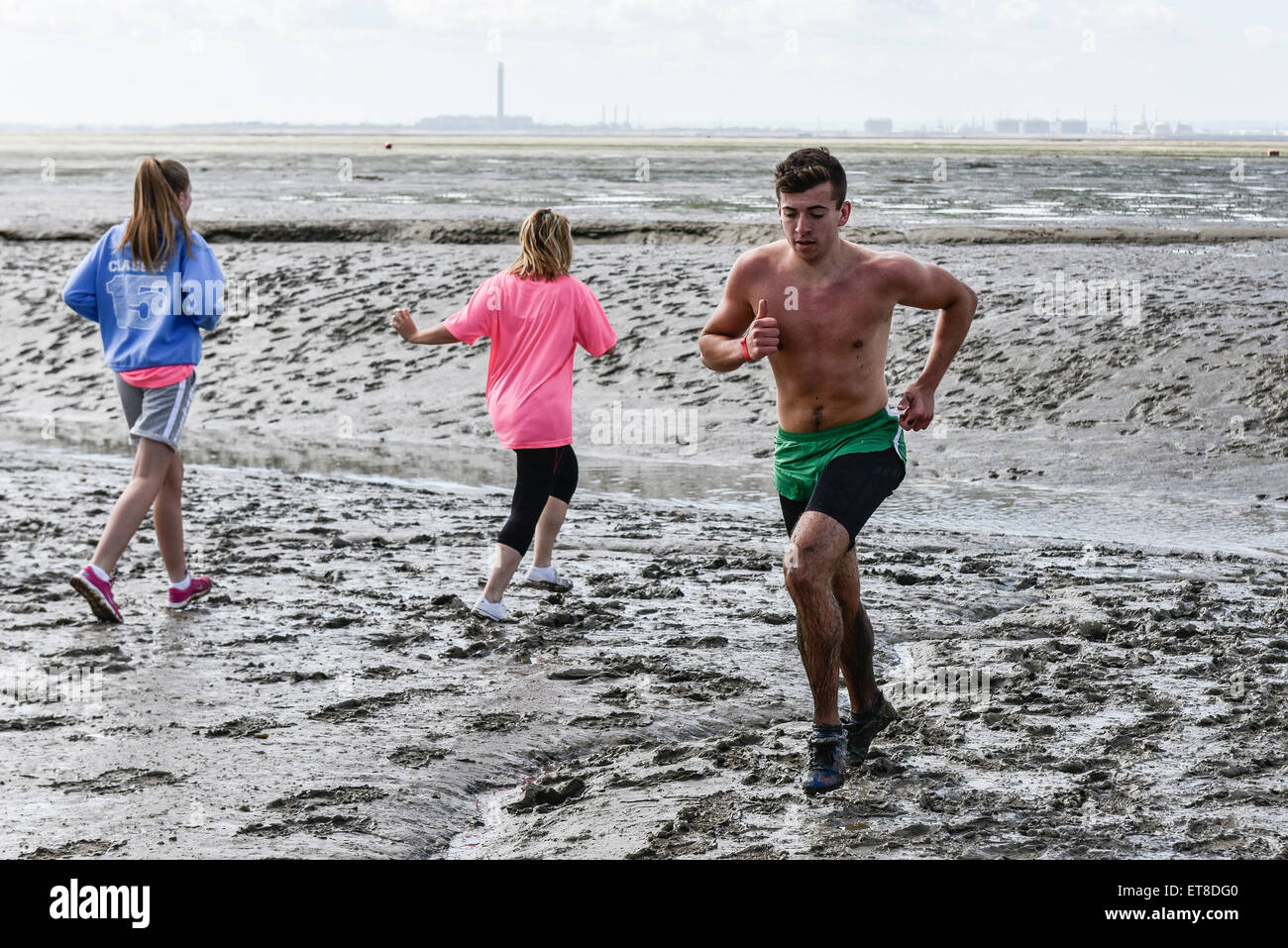 Race in mud hi-res stock photography and images - Alamy