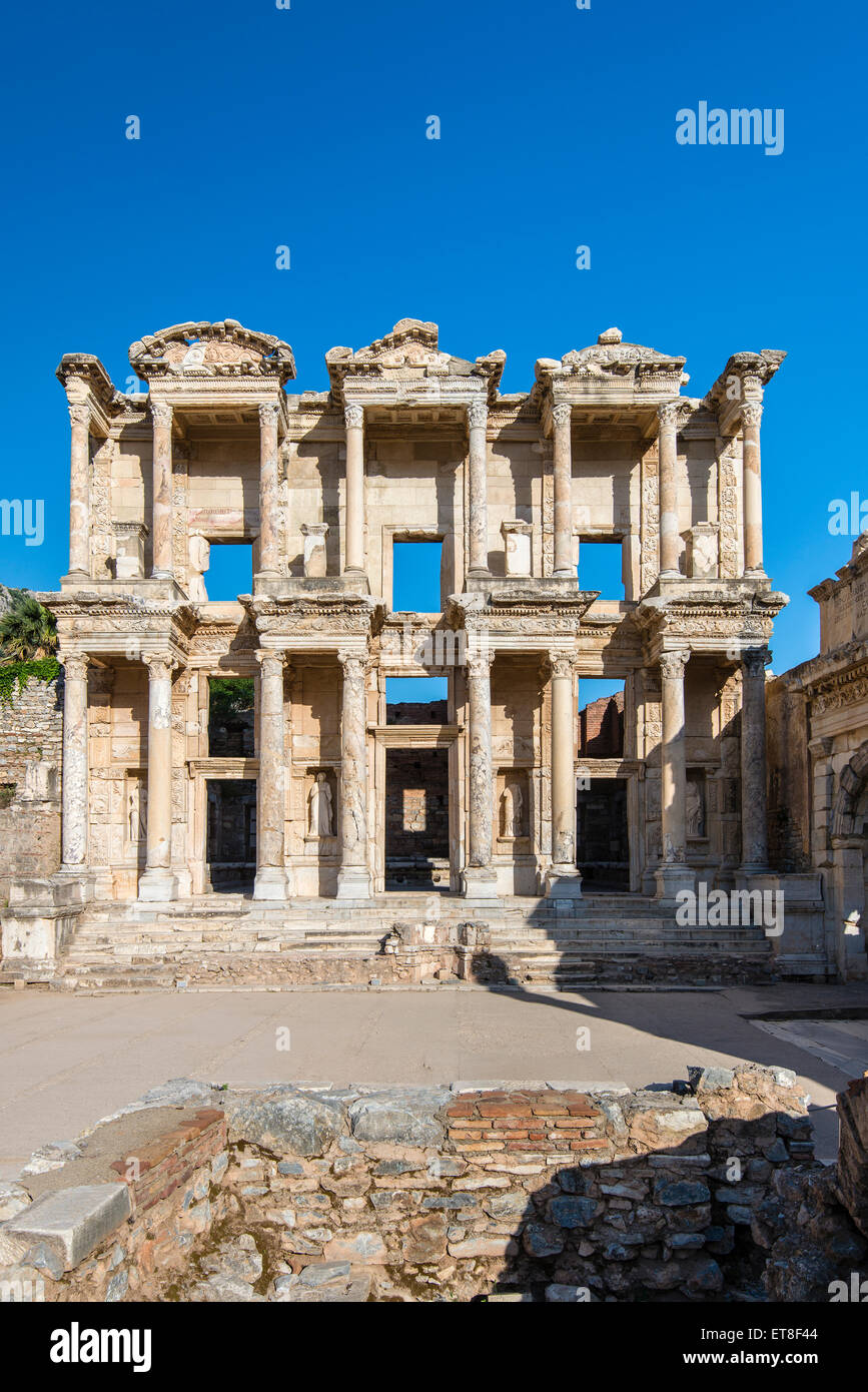 Ephesus library facade hi-res stock photography and images - Alamy