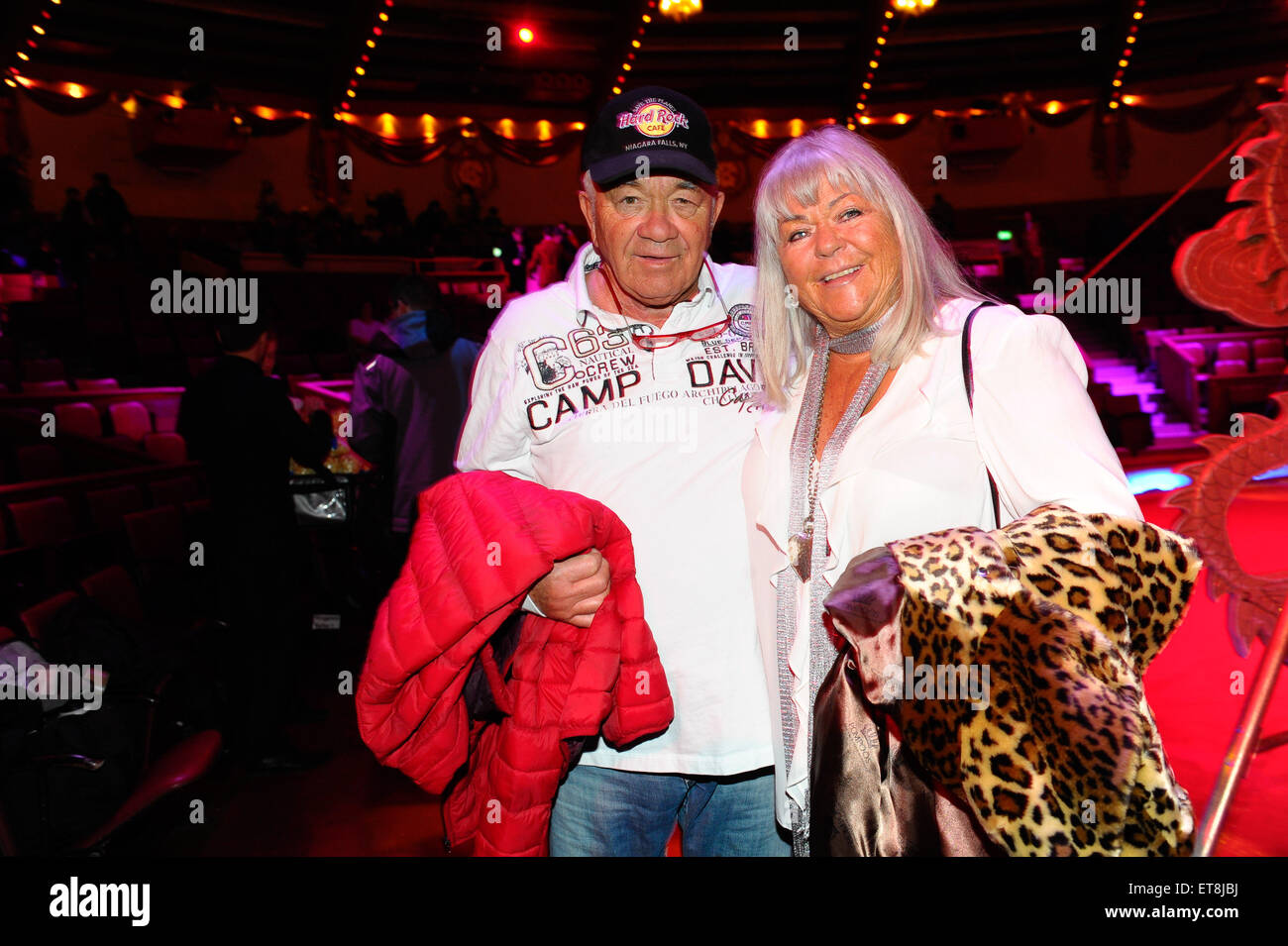 Premiere of the winter program of circus Krone Featuring: Gus Backus ...