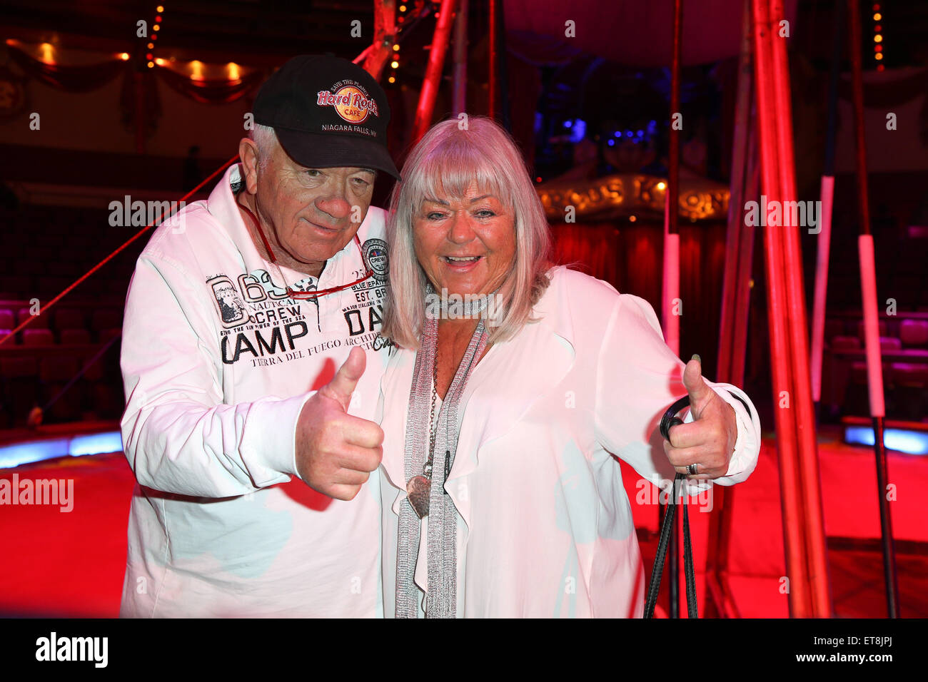 Premiere of the winter program of circus Krone Featuring: Gus Backus ...