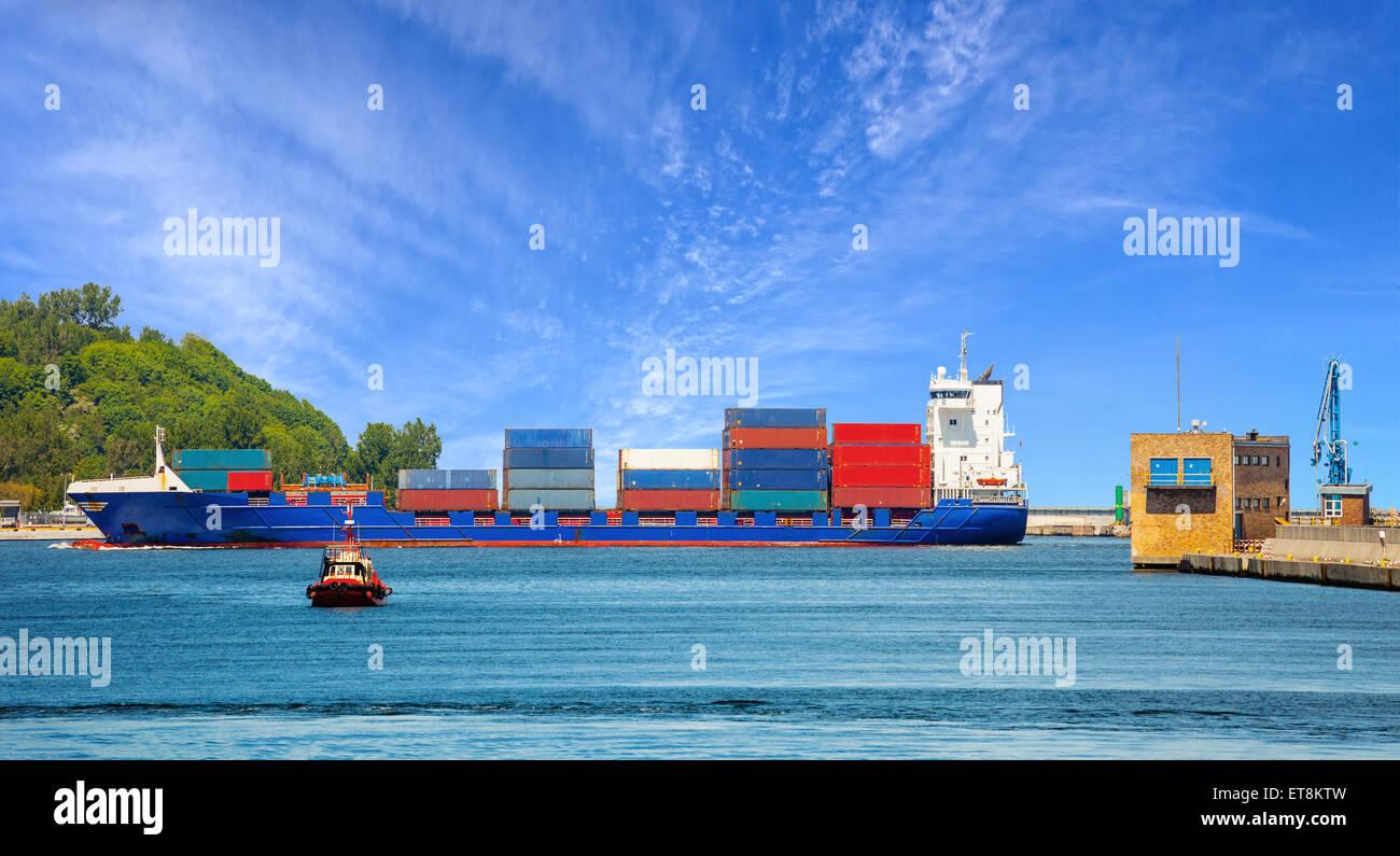 Ship entering port hi-res stock photography and images - Alamy
