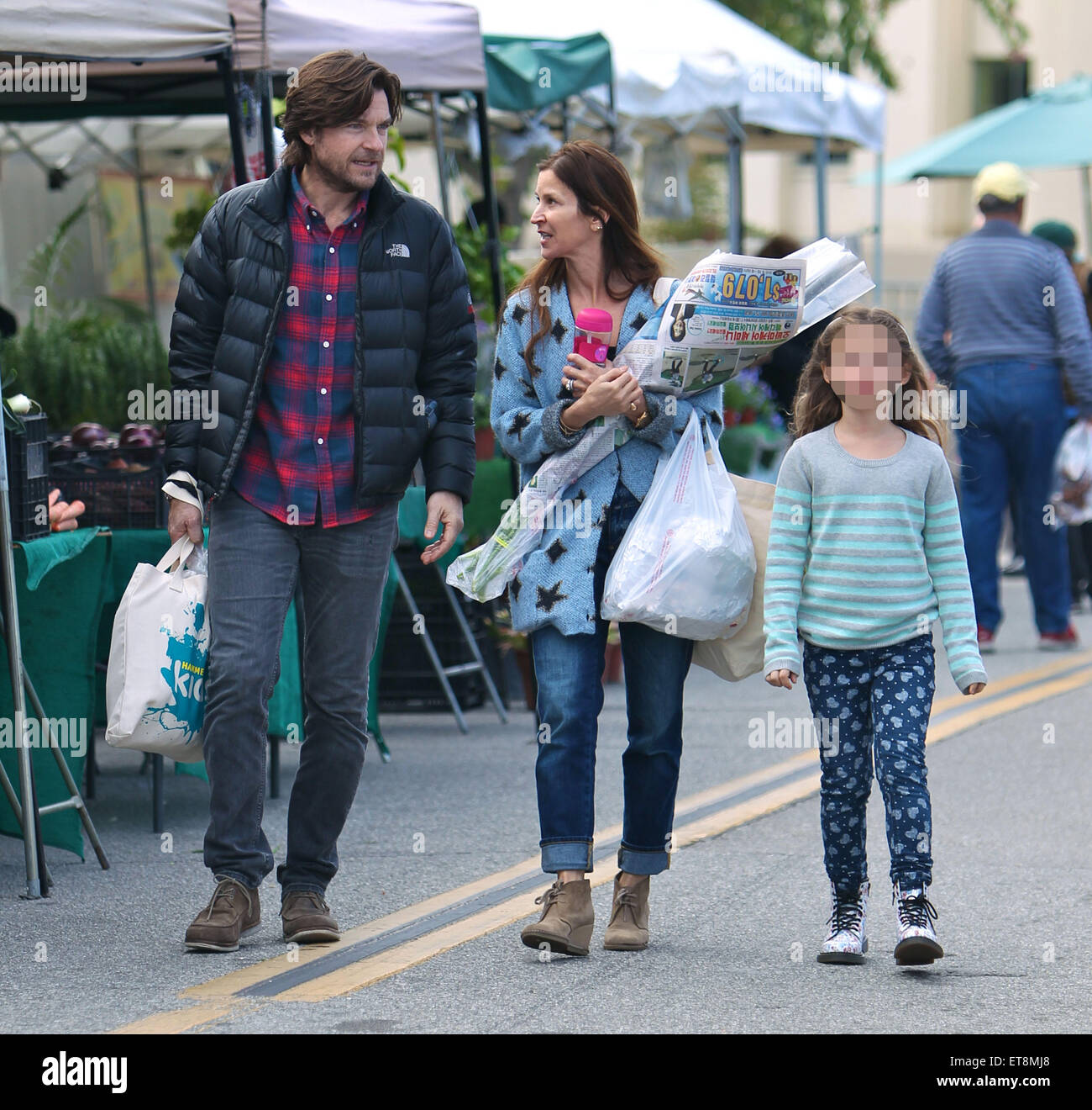 Jason Bateman shopping for fresh produce with his family at the Farmers ...
