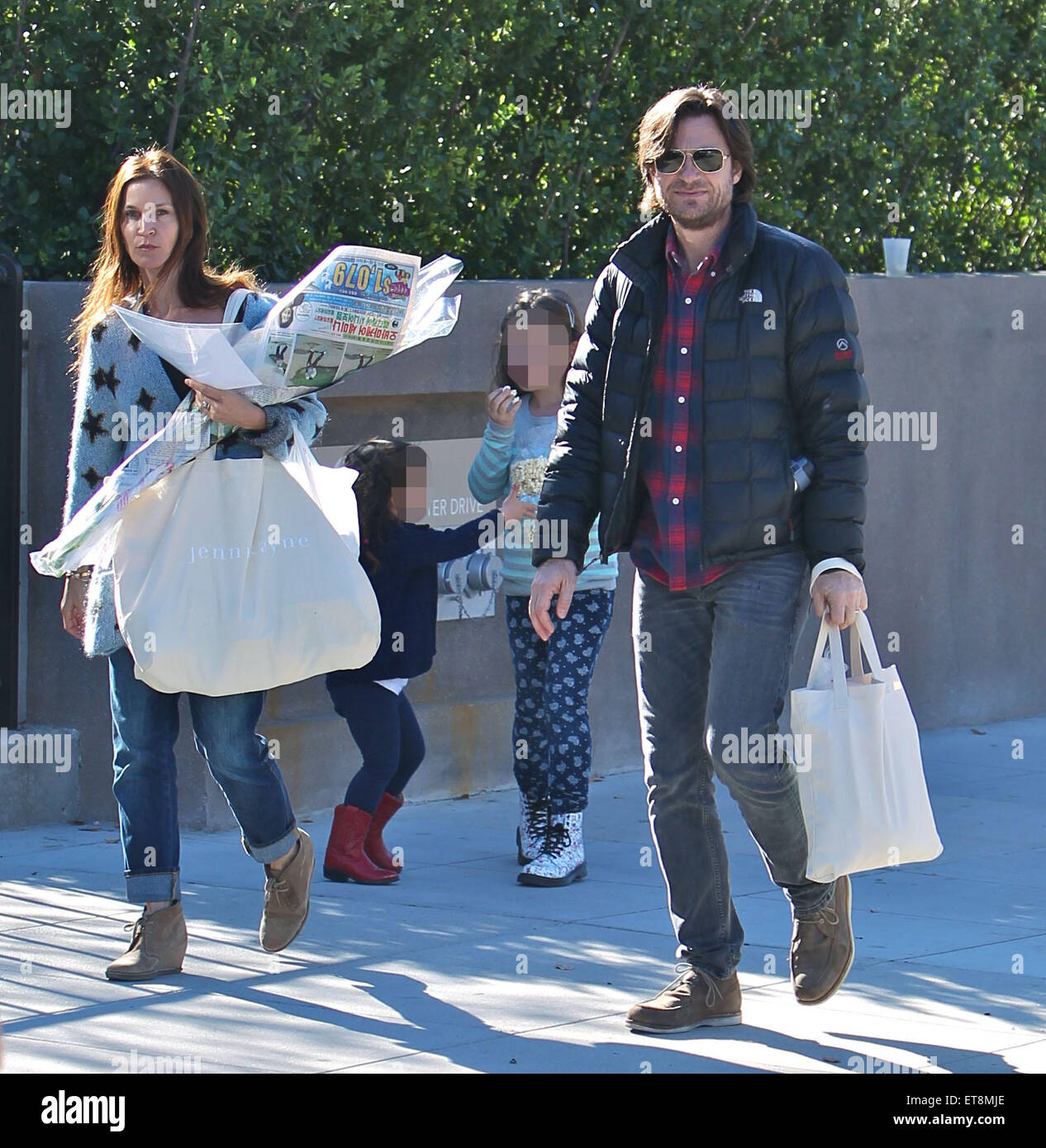 Jason Bateman shopping for fresh produce with his family at the Farmers ...