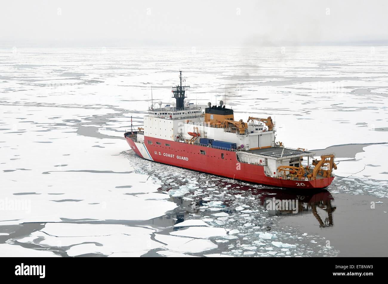 US Coast Guard Cutter Healy breaks ice August 20, 2009 in the Arctic ...