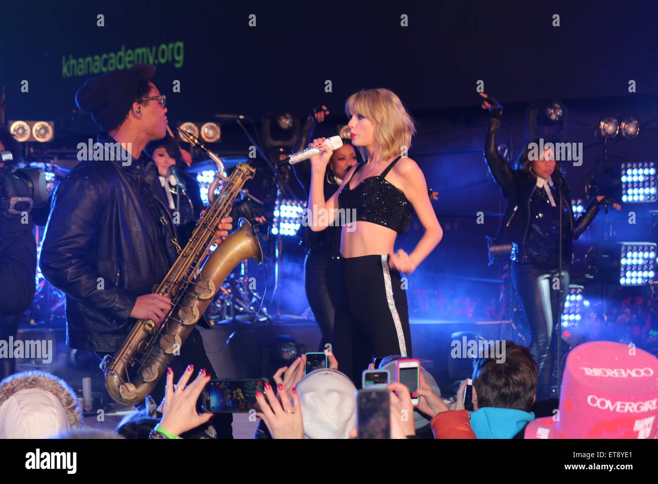 New Year's Eve 2015 in Times Square Featuring: Taylor Swift Where: New ...