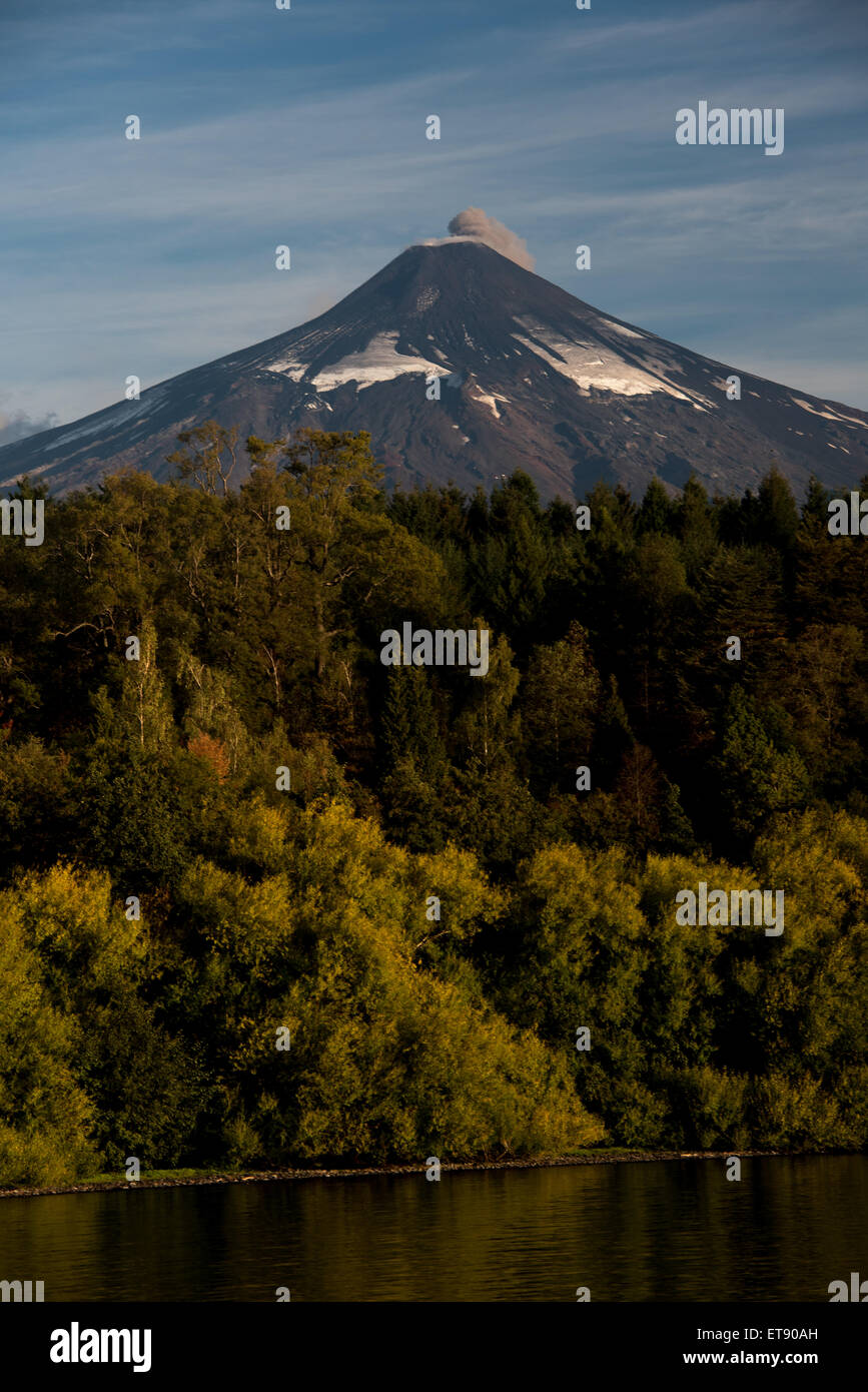 Villarica Volcano, Pucon, Chile Eruption 2015 Stock Photo - Alamy