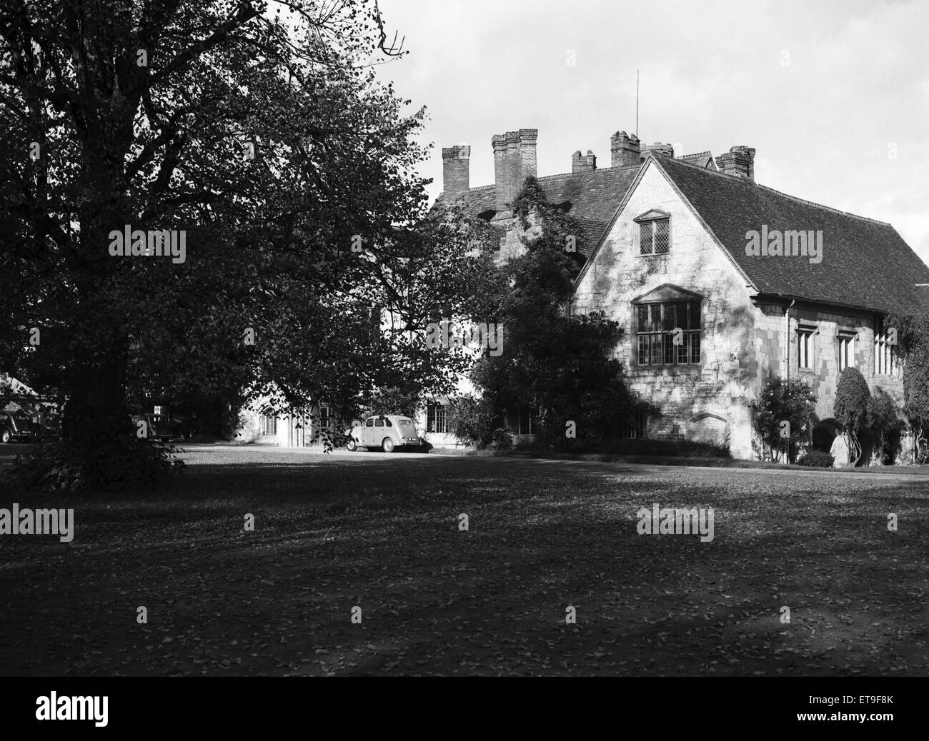 Bisham manor hi-res stock photography and images - Alamy